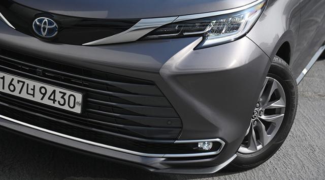 [시승기] 경쟁력을 더한 하이브리드 MPV – 토요타 시에나 하이브리드 AWD | 한국일보