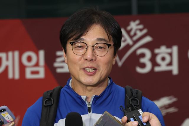 Coach Hwang Seon-hong Reflects on Victorious Return to Korea After ...