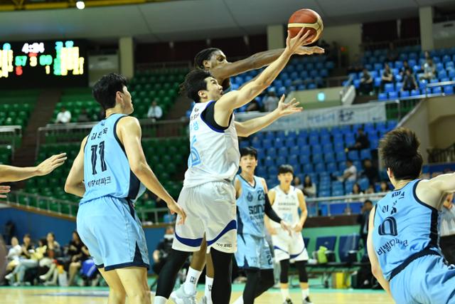 첫 공식전 패배에도 ‘감동 농구’ 재현 희망 본 소노 | 한국일보