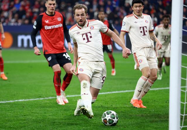 '철벽수비 김민재' 뮌헨, 레버쿠젠 꺾고 UCL 8강 진출 | 한국일보