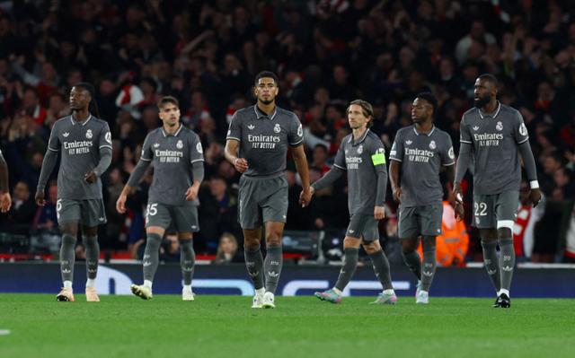 '세트피스 강자' 아스널, '거함' 레알 마드리드 3-0 침몰 시켜...라이스의 프리킥골로 | 한국일보