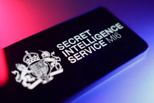 007 영화 'M'이 현실로... 영국 MI6, 사상 첫 여성 수장 임명 | 한국일보