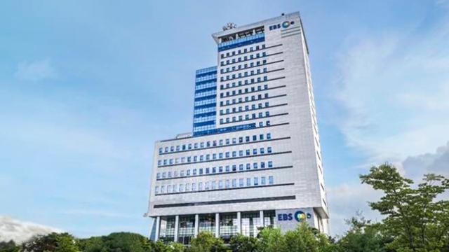 "방송3법, 큰 방송사만 보호"... 부글부글 끓는 EBS·SBS·지역MBC | 한국일보