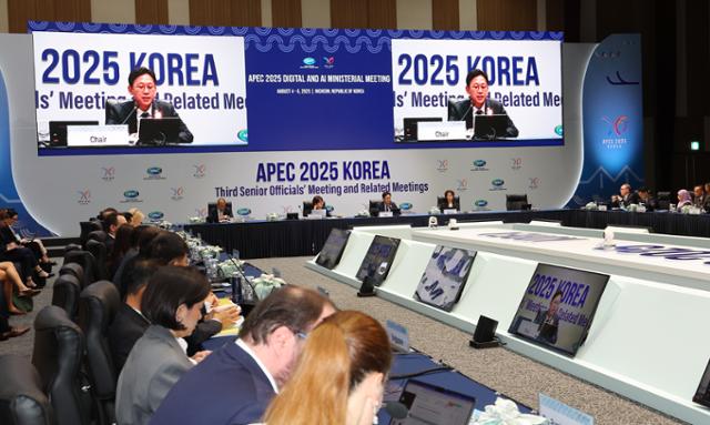 APEC AI 협력 선언문 나왔지만... 미중 경쟁 속 실질적 움직임은 미지수 | 한국일보
